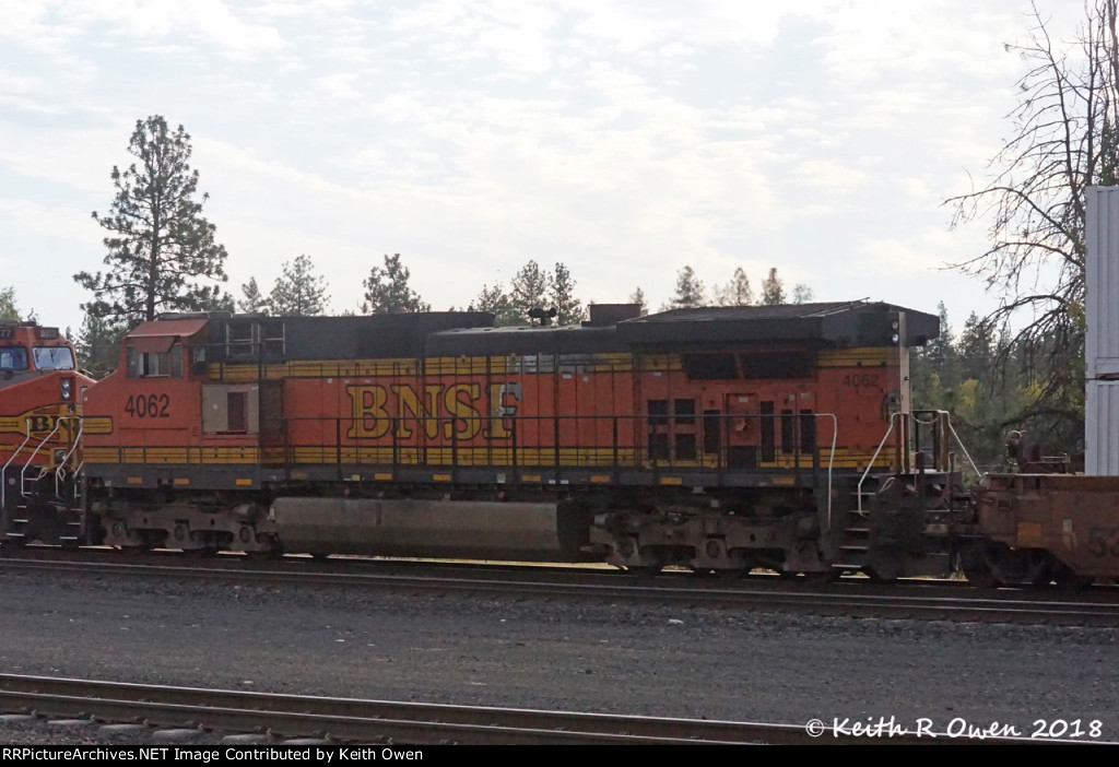 BNSF 4062